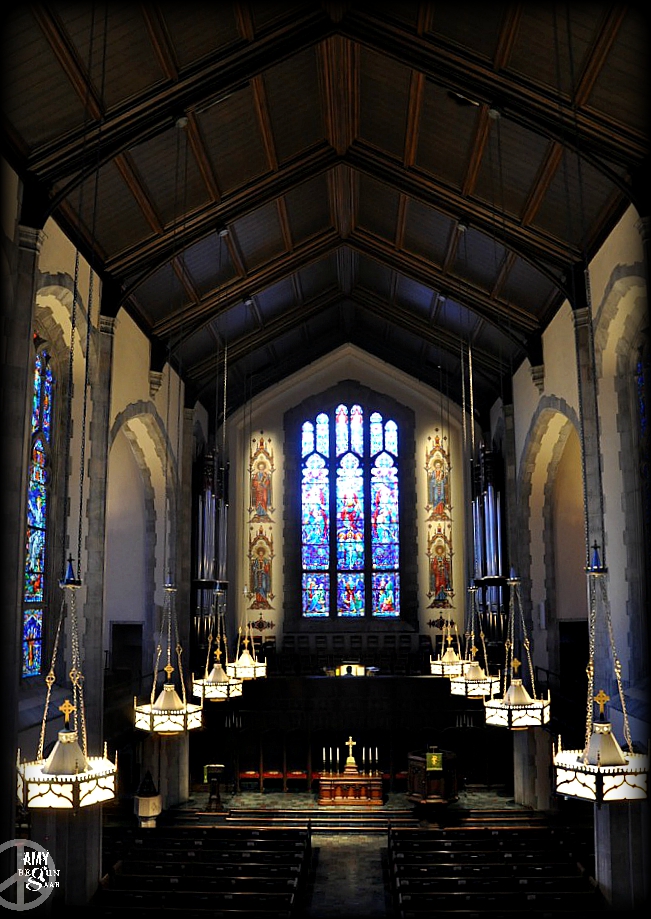 stepping inside a Church – 2me4art